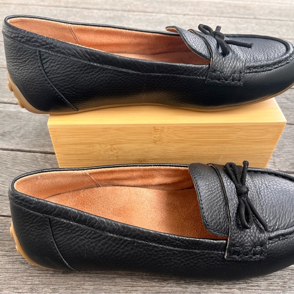 Vionic | Shoes | Vionic Black Leather Loafers For Women | Poshmark